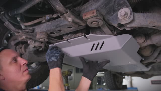 Установка защиты картера двигателя и КПП BMS для Тойота FJ Cruiser