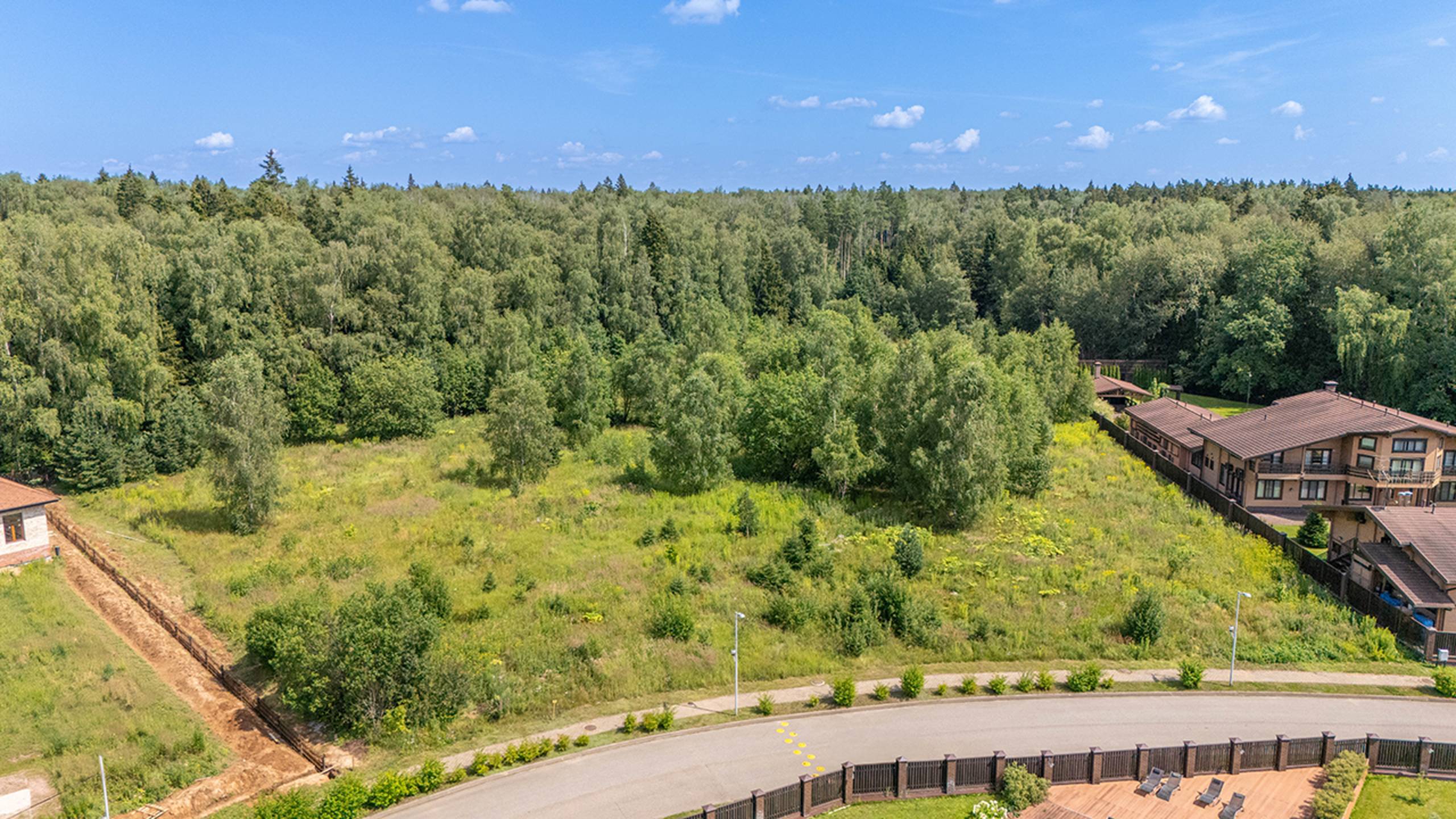 УНИКАЛЬНЫЕ ЗЕМЕЛЬНЫЕ УЧАСТКИ В КОТТЕДЖНОМ ПОСЕЛКЕ АВРОРА