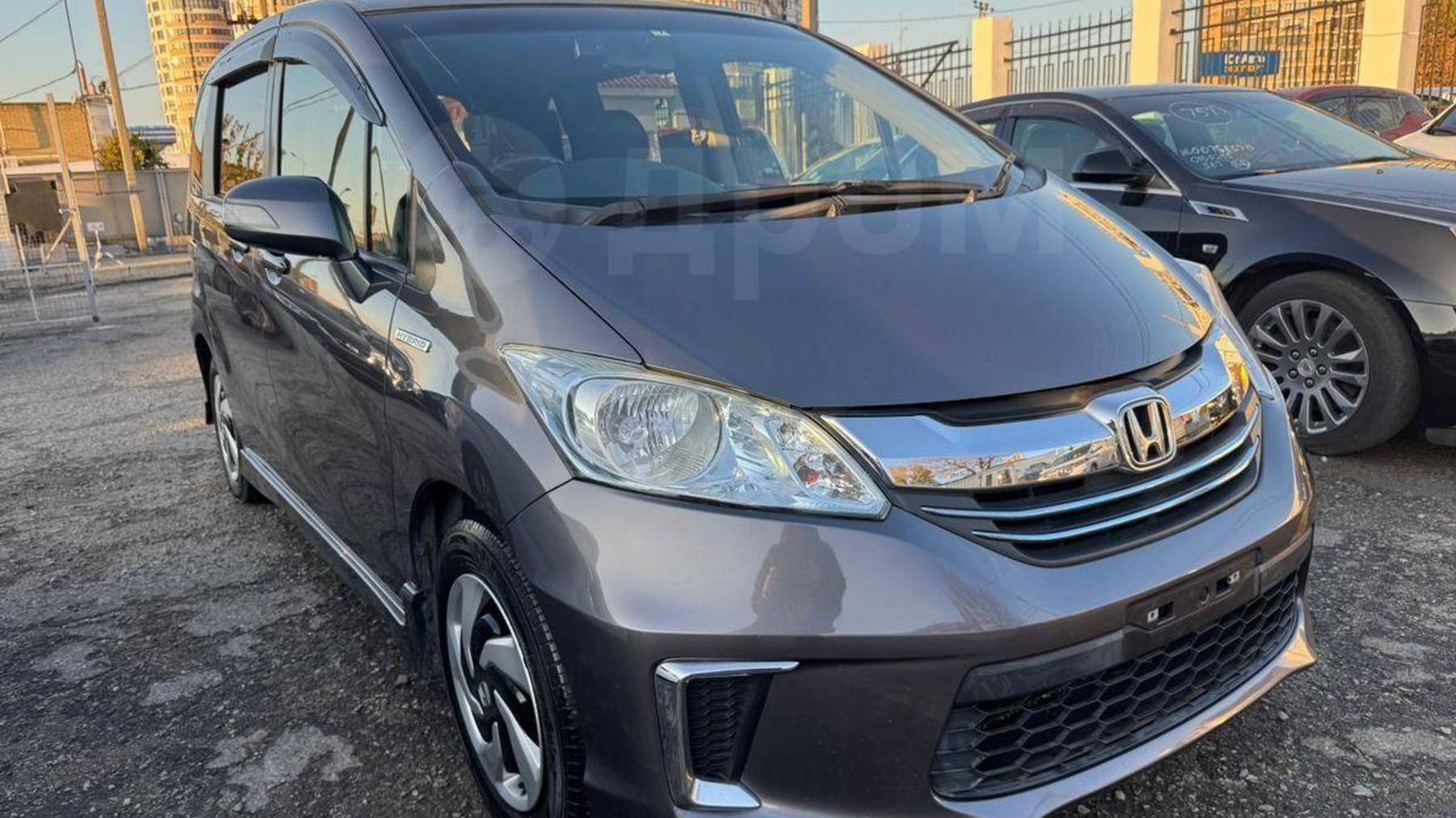 HONDA FREED 2014 HYBRID!!!