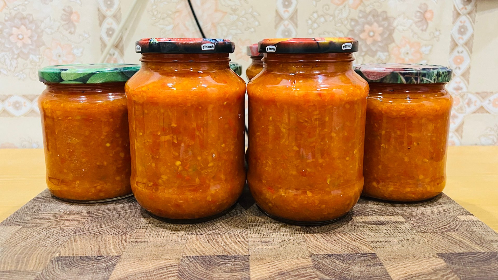 КОНСЕРВАЦИЯ. АДЖИКА ПО-КИЕВСКИ.