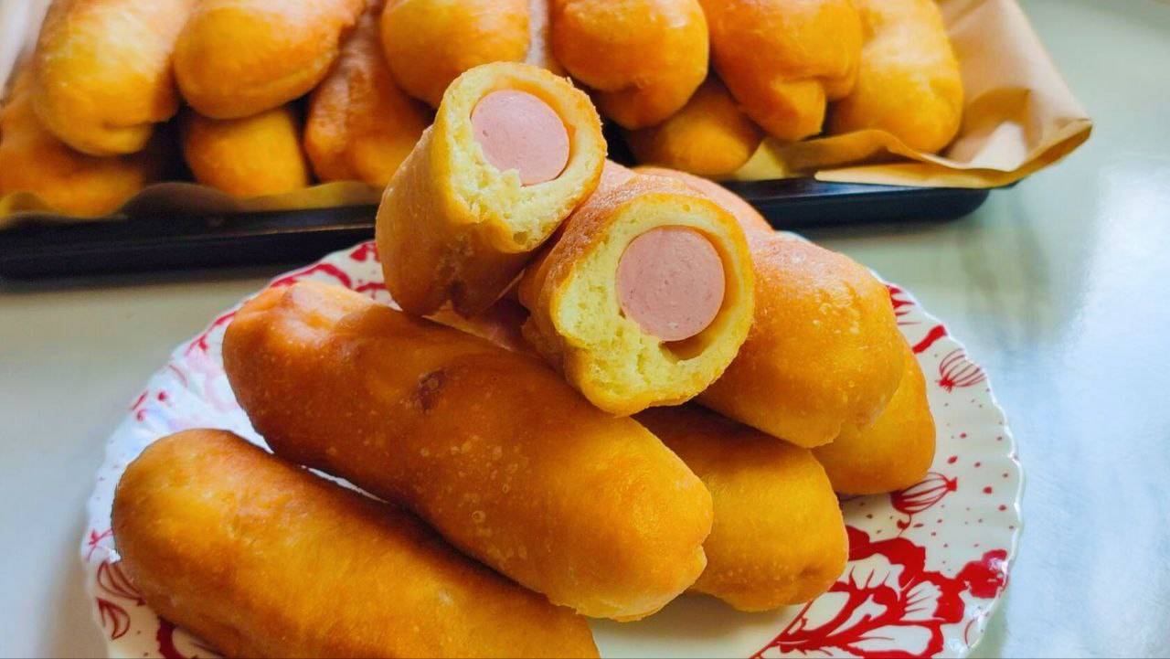 Сосиски в тесте. Бюджетное тесто для жареных пирожков