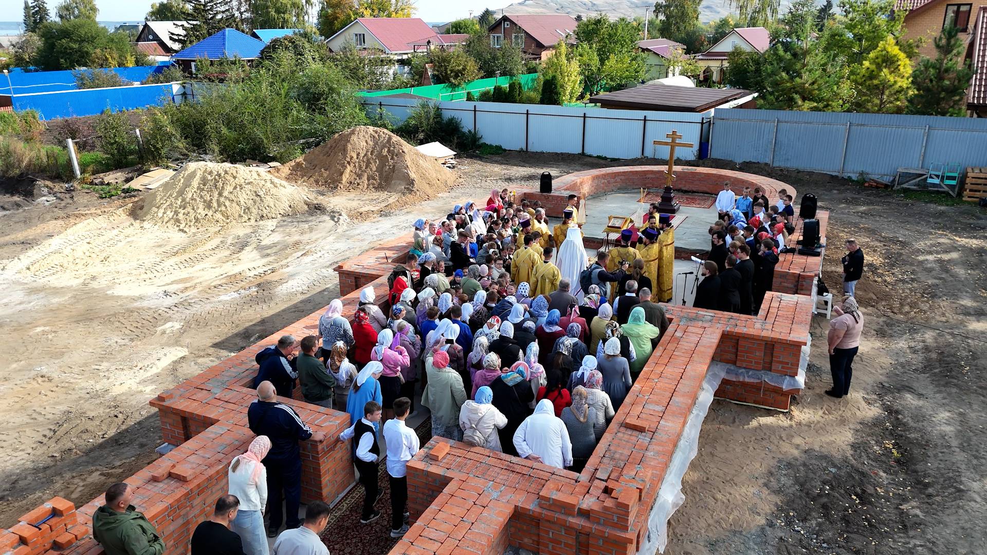Митрополит Лонгин совершил чин основания Никольского храма села Криуши