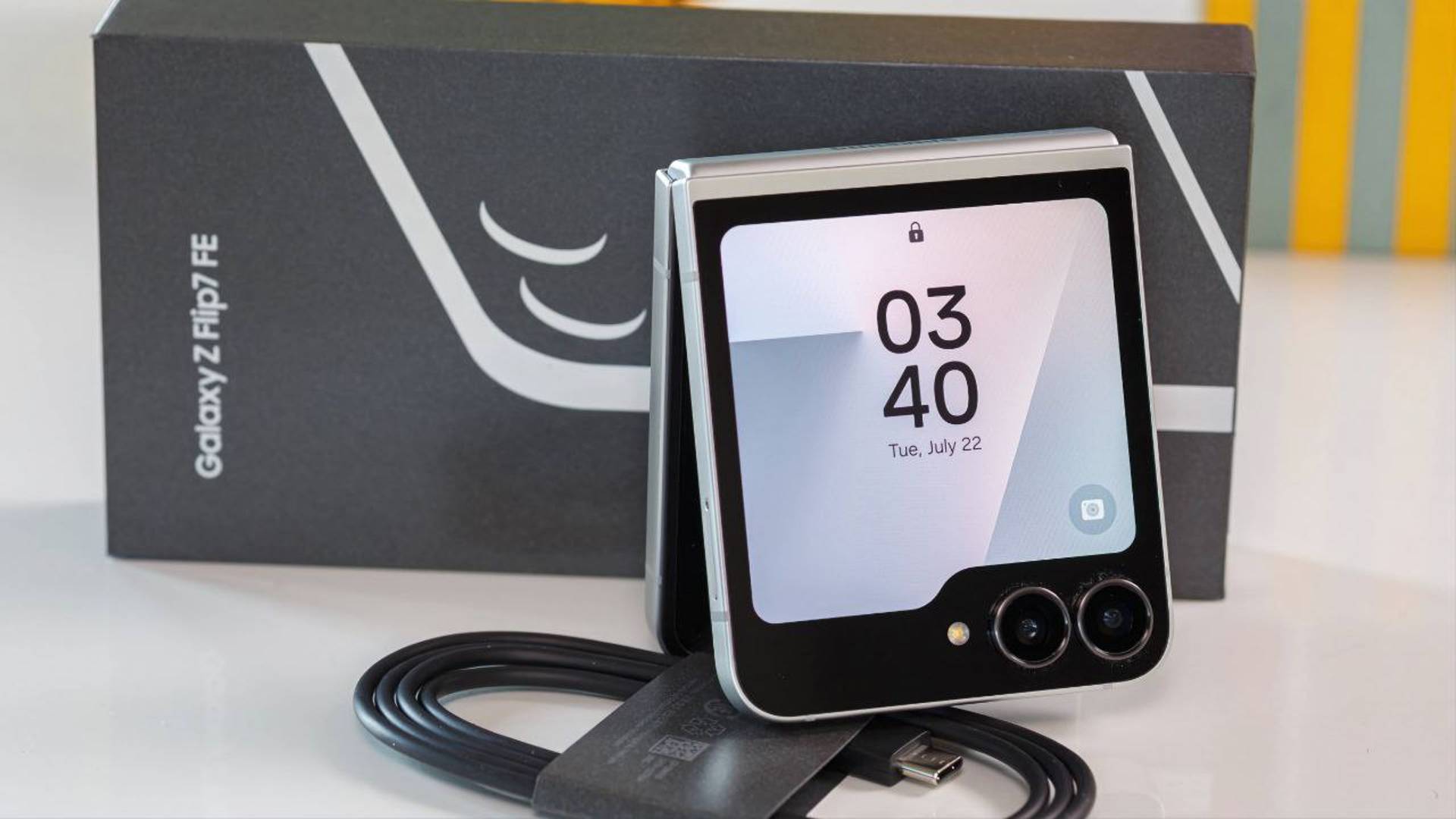 Samsung Galaxy Z Flip7 FE обзор - Телефоны 2025