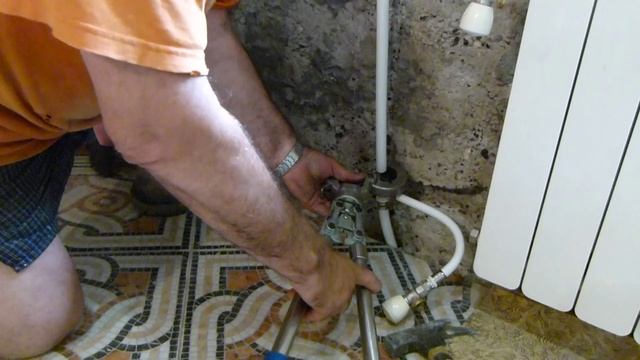 Ремонт кухни. Переделка труб отопления.