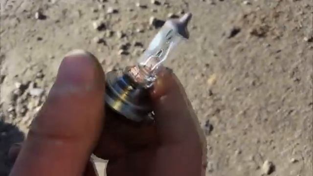 Самая простая замена лампы фары на Рено Меган 2 за 5 минут БЕЗ ИНСТРУМЕНТОВ! 🚗💡