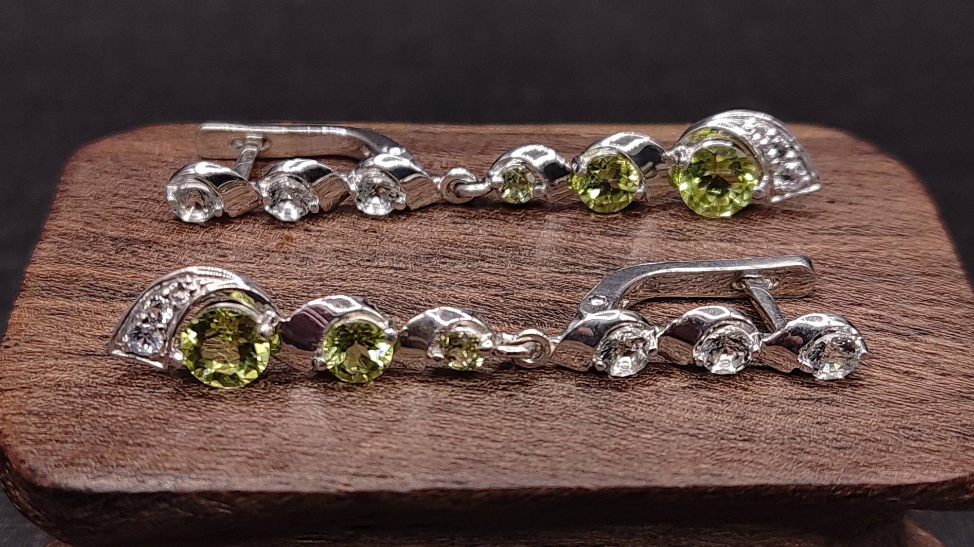 Серьги с камнями Хризолит и Аквамарин