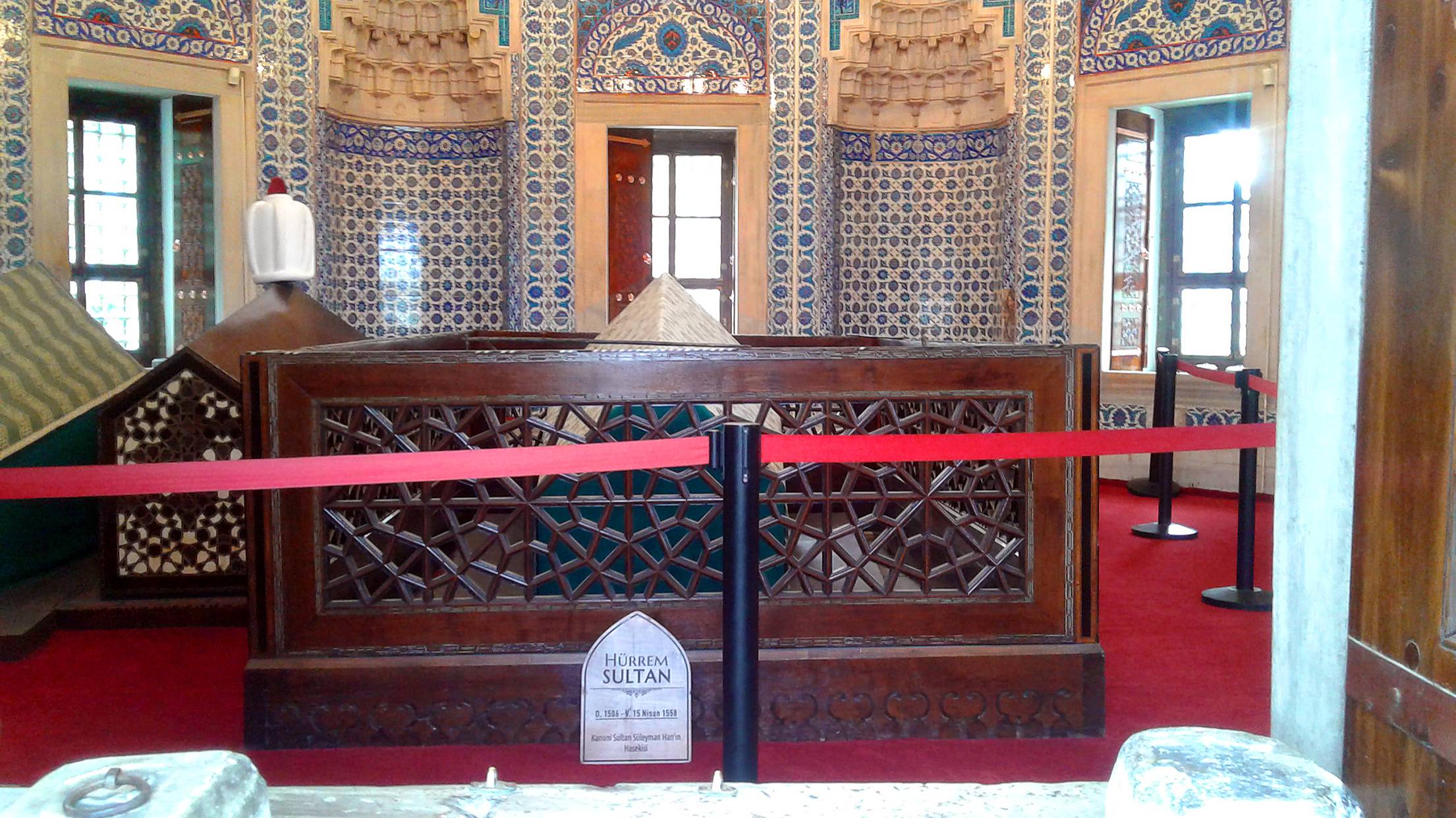 Где похоронены Султан Сулейман и Хюррем Султан