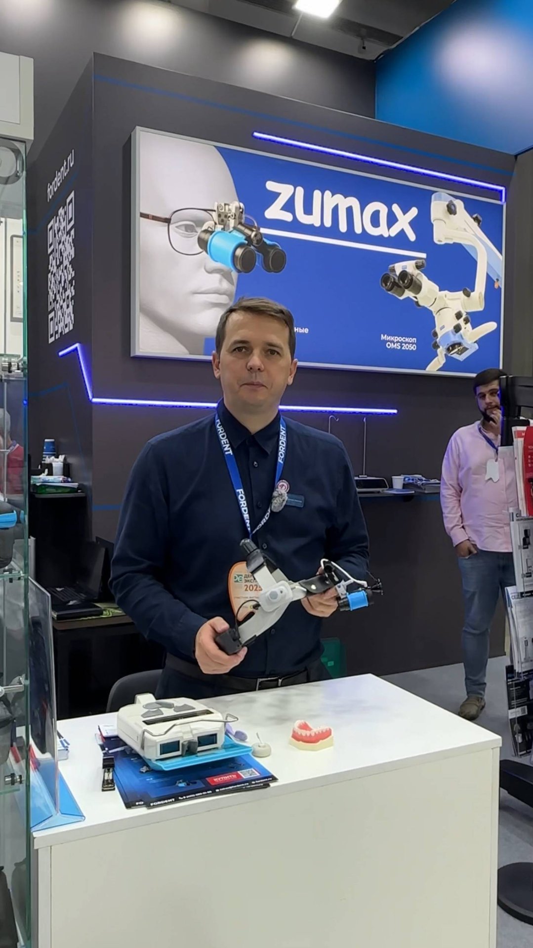 Обзор бинокулярных луп Zumax SLH с подсветкой HL8200