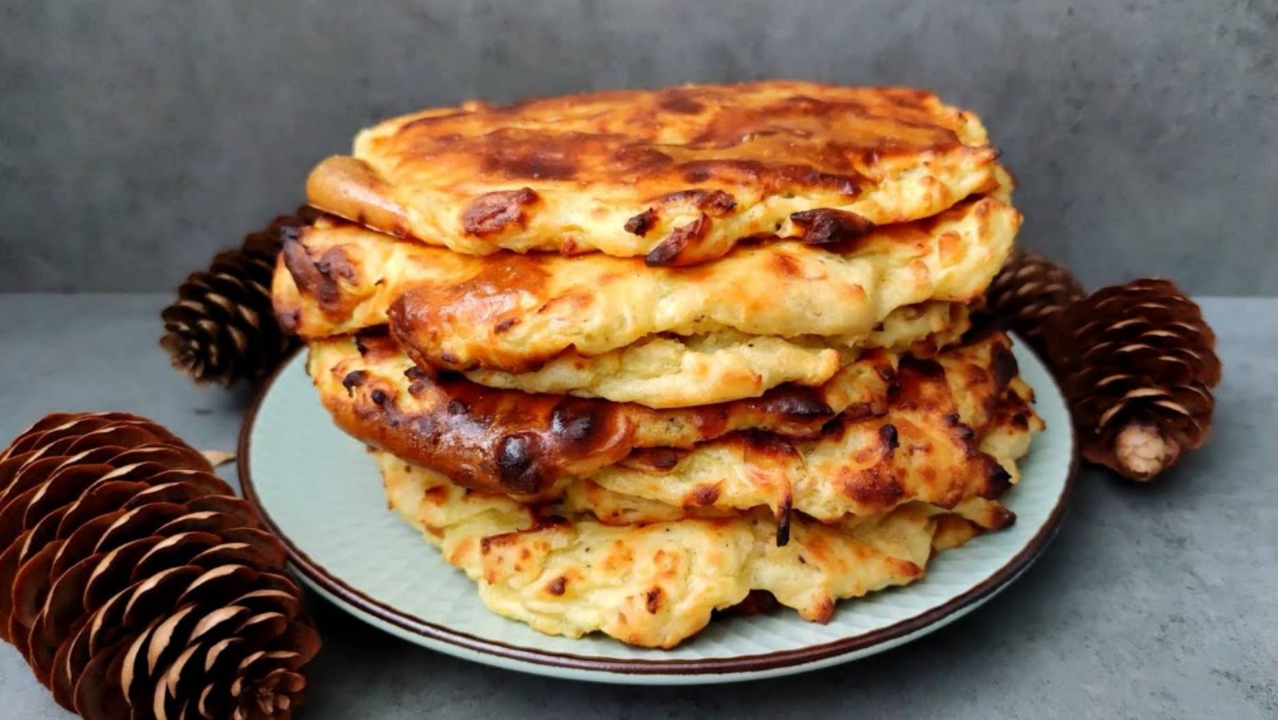 Картофельные лепёшки с копчёным сыром. Рецепт лепёшек на завтрак или ужин.