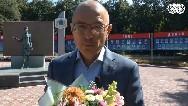 Поздравление с 1 сентября от Василия Гвоздева (выпускника 61 школы)