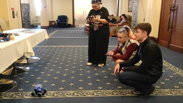 Звёзды над Донбассом | Выставка инновационных технологий ДонНТУ | Робот-компаньон «Рая»