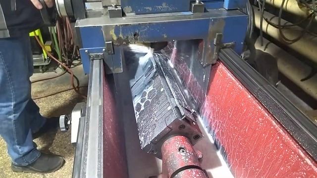 Точим плоские ножи в соответствии с технологией длиной до 900 мм.