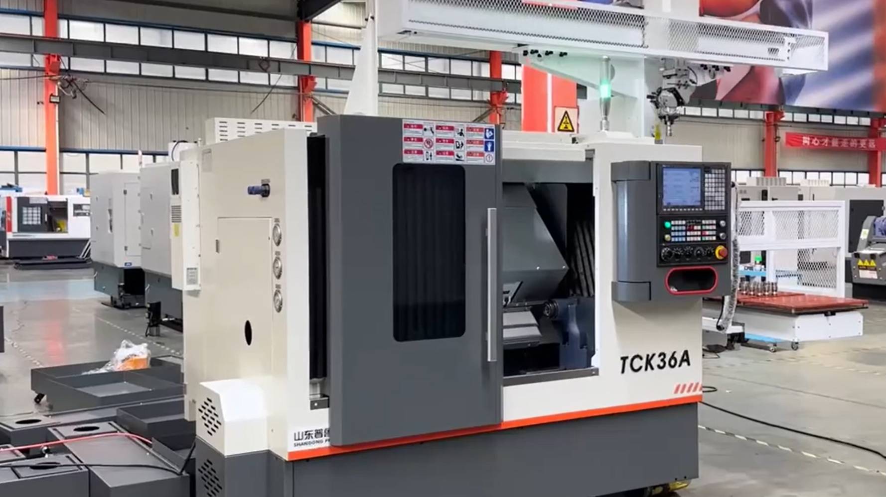 Токарный станок ТСК36А с наклонной станиной 45°