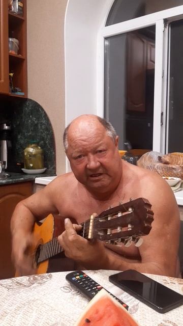 21.08.2024, Тамбовская область, Сергей Куклин поёт песню В. Высоцкого "Поговори хоть ты со мной".