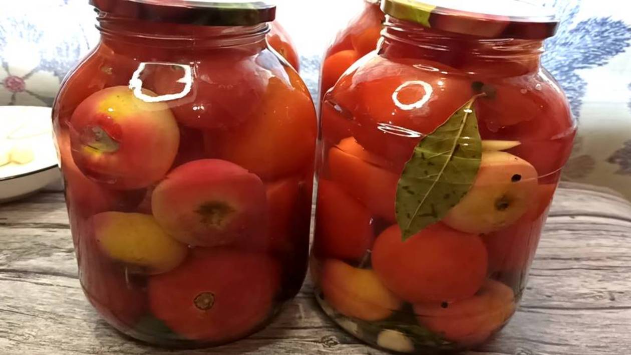 Этот рецепт помидор на зиму покорил всех кто пробовал! Супер вкусные Маринованные помидоры с яблокам