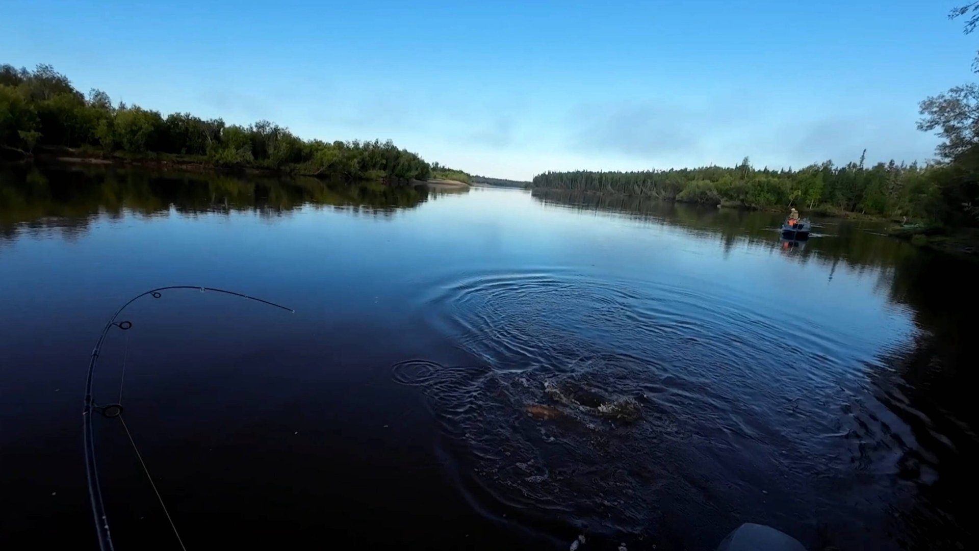 ОТВЕСНОЕ БЛЕСНЕНИЕ ЩУКИ с ЛОДКИ