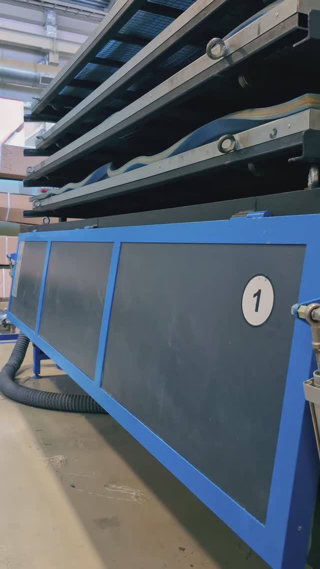 Сделано в России: установка для вакуумного ламинирования стекла LGM 50x25.