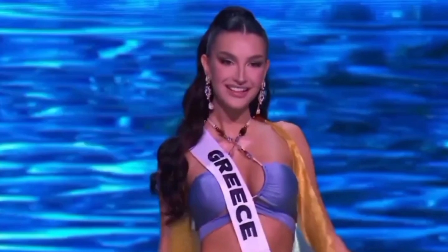 Греция Мисс Вселенная 2024 (73) Дефиле в купальнике Greece Miss Universe 2024 (73) Swimsuit