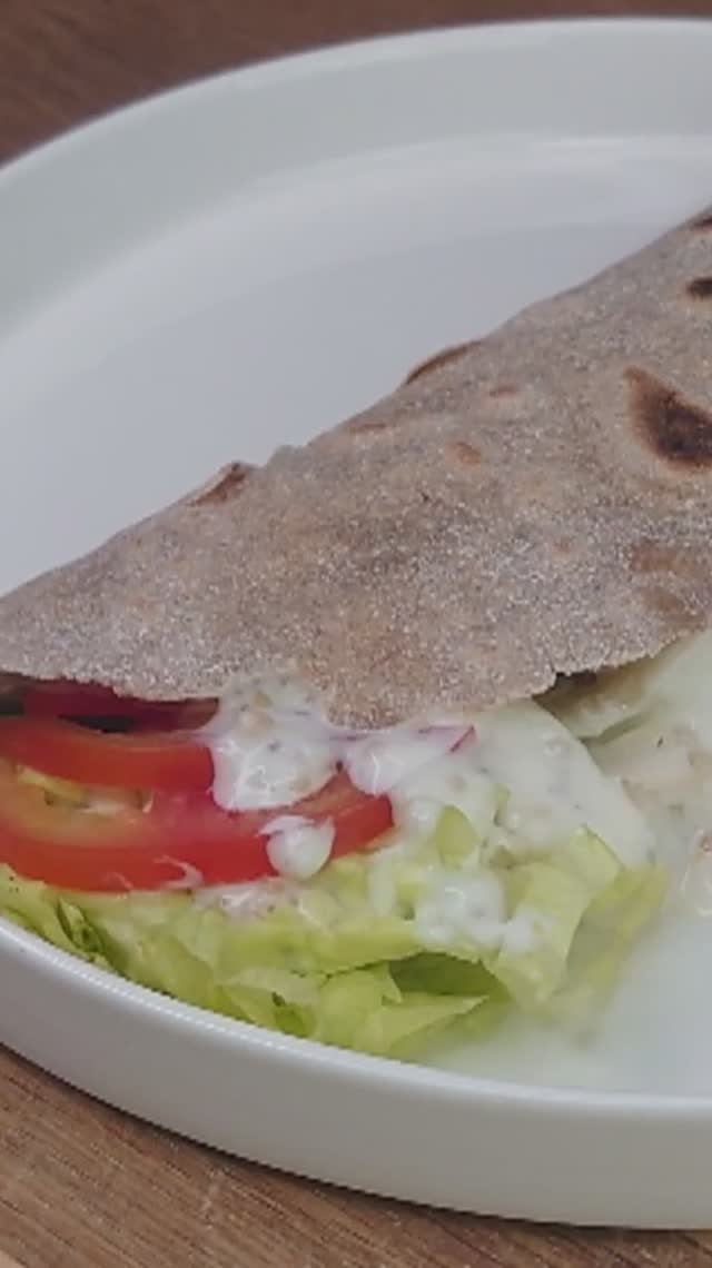 Лепёшка с курицей и овощами