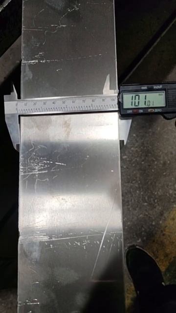 Резка металла на гидравлических гильотиных ножницах HSB 3200x8