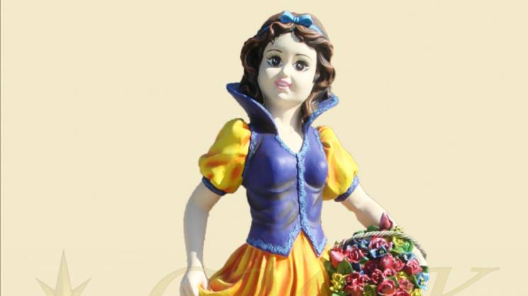 Скульптура Белоснежки из бетона оживает