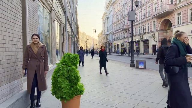 Bushman Scares Beautiful Girls Again! Bushman Prank!