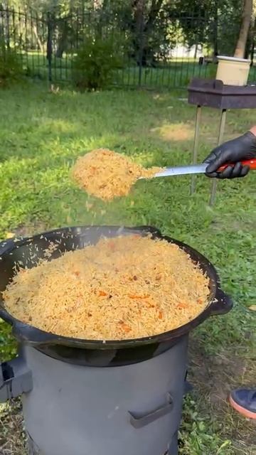 Готовим плов для гостей