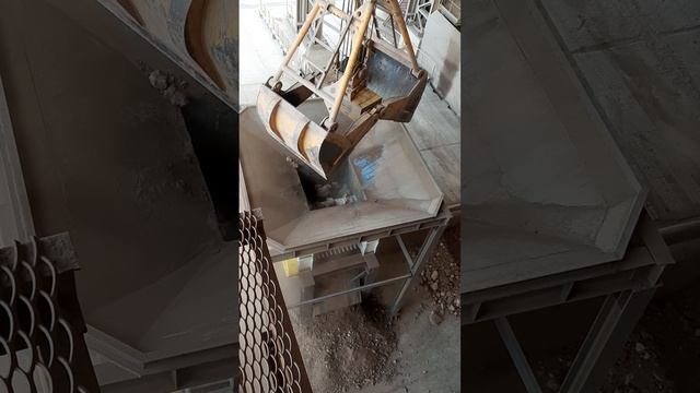 Дробление бокситов испанской первичной дробилкой Verdes 118-DTE на одном из российских производств