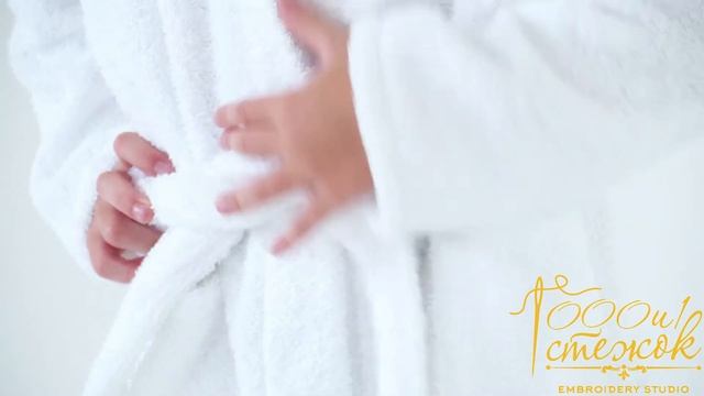 Детский махровый халат с капюшоном (Белый) - 1000 и 1 стежок