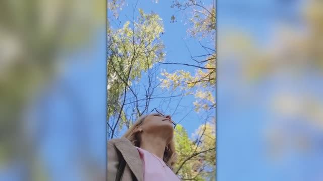 "Осени цвет" - поёт М.Зорина