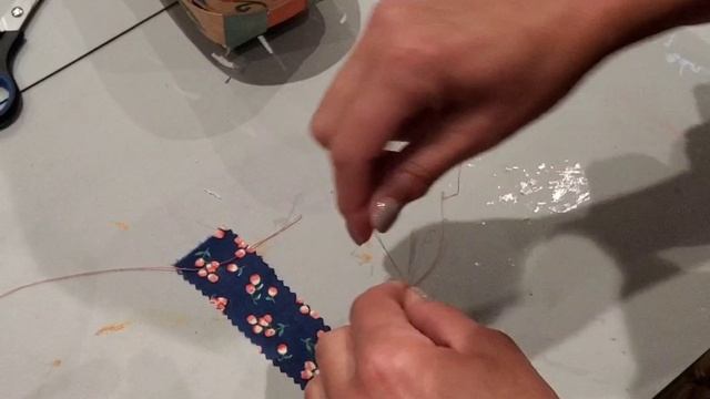 2025.09.18. Как сделать узелок на нитке.