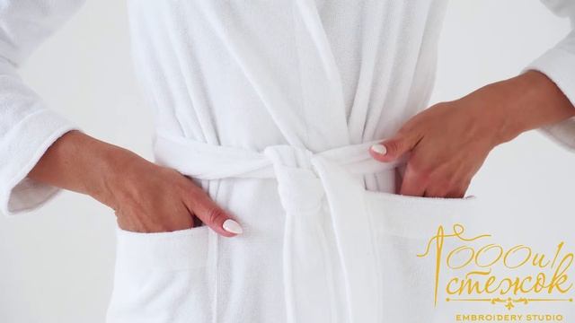 Женский махровый халат с капюшоном Премиум Россия (Белый) - 1000 и 1 стежок