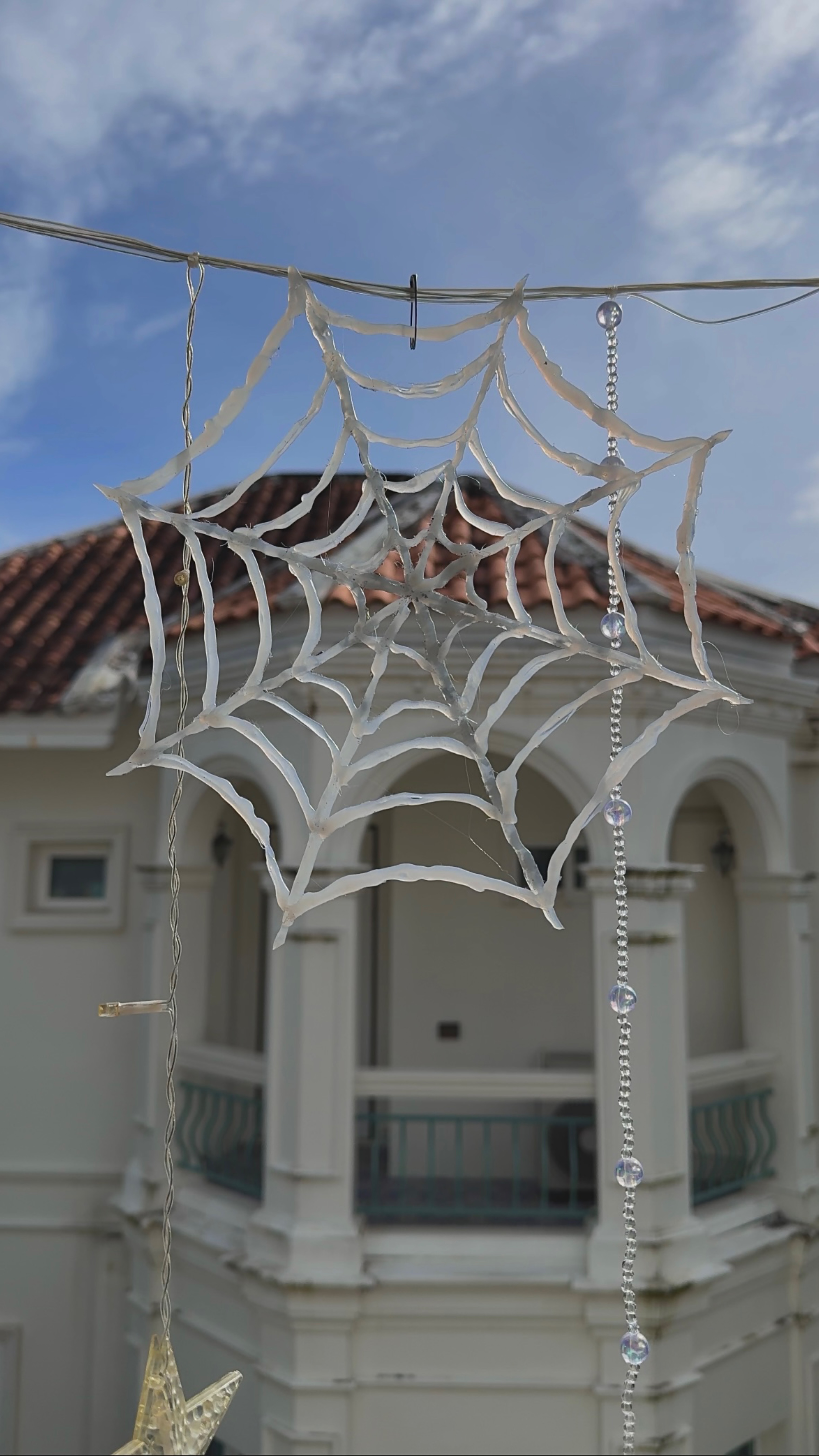 паутина на окно из клеевого пистолета 🕸️ декор на Хэллоуин 🕷️🕸️