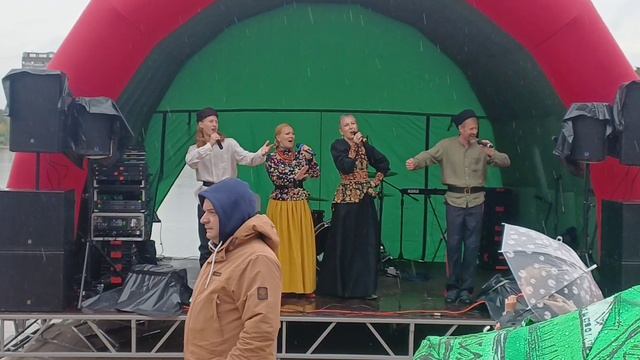 17. Розпрягате хлопцы коней