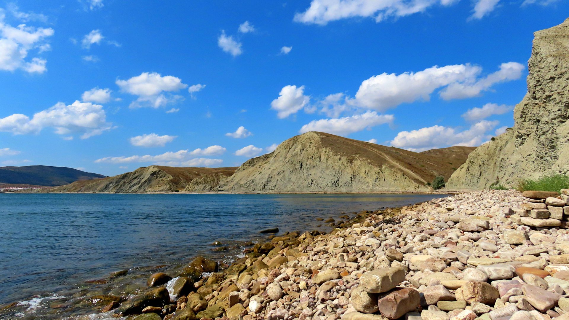 Сентябрь в Двуякорной бухте. Орджоникидзе. Крым.