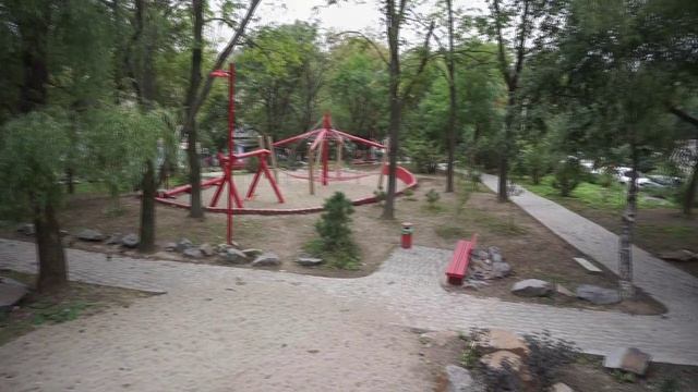 Два парка совершенно новых.