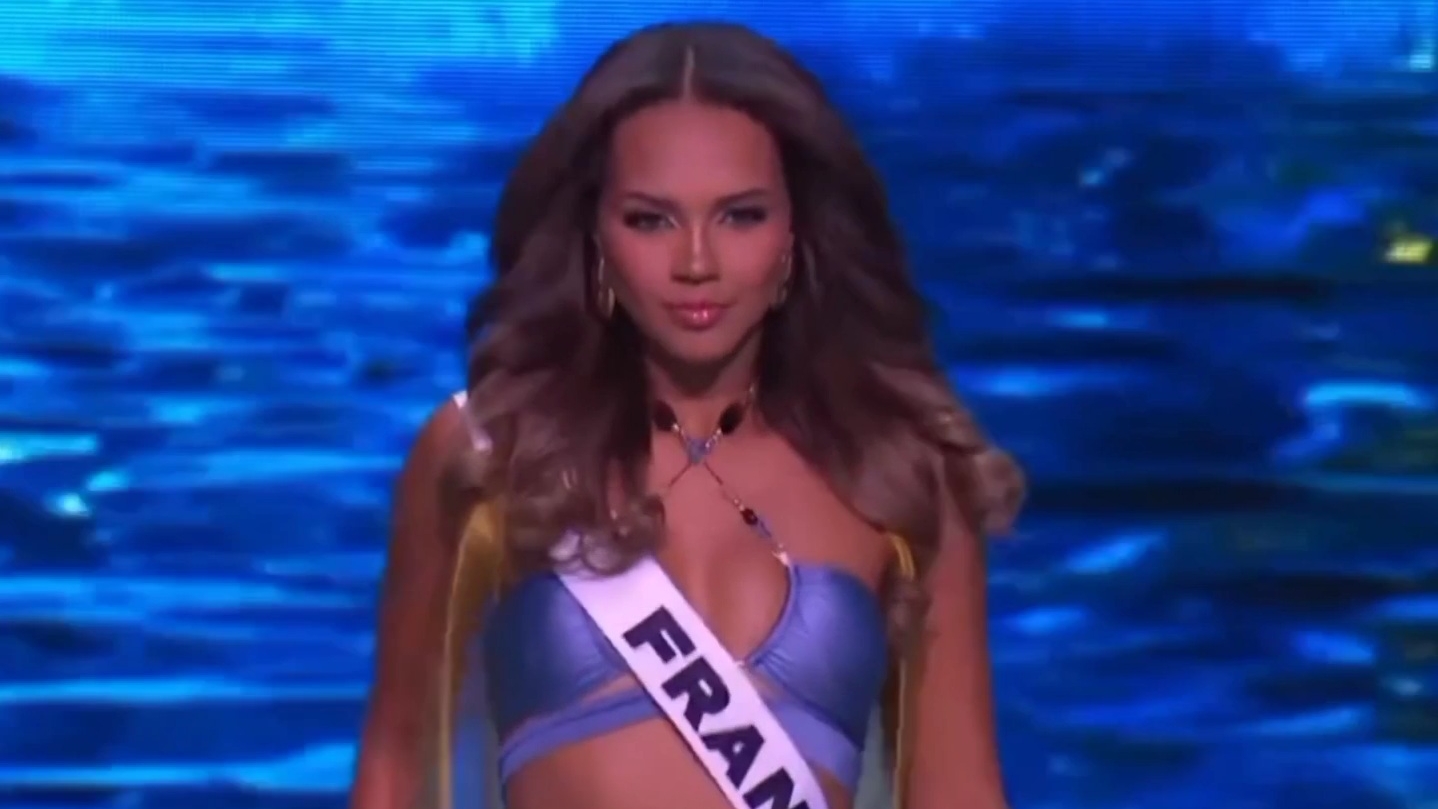 Франция Мисс Вселенная 2024 (73) Дефиле в купальнике France Miss Universe 2024 (73) Swimsuit