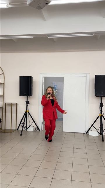 Новогодний корпоратив мечты уже ждет вас в HELLEN hall