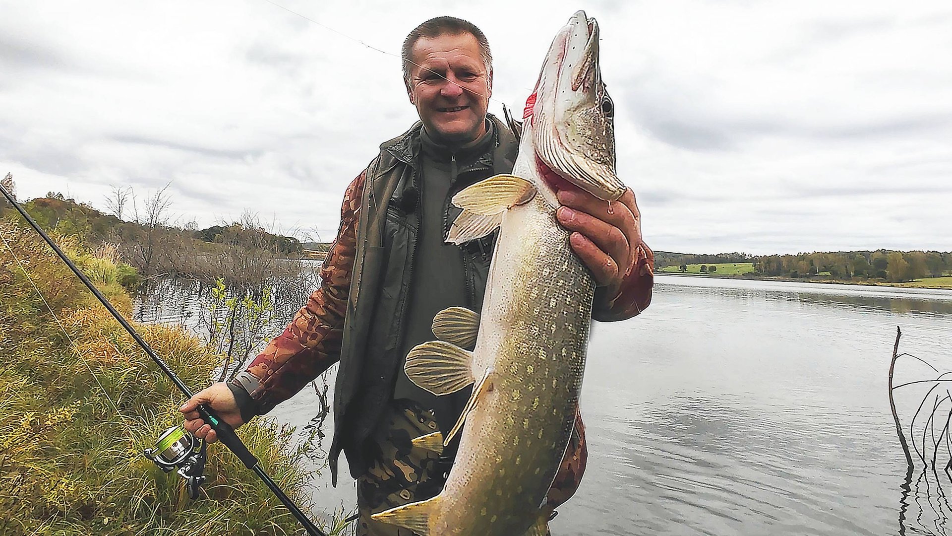 Эту поклёвку, ждал две рыбалки. Рыбалка в конце сентября.
