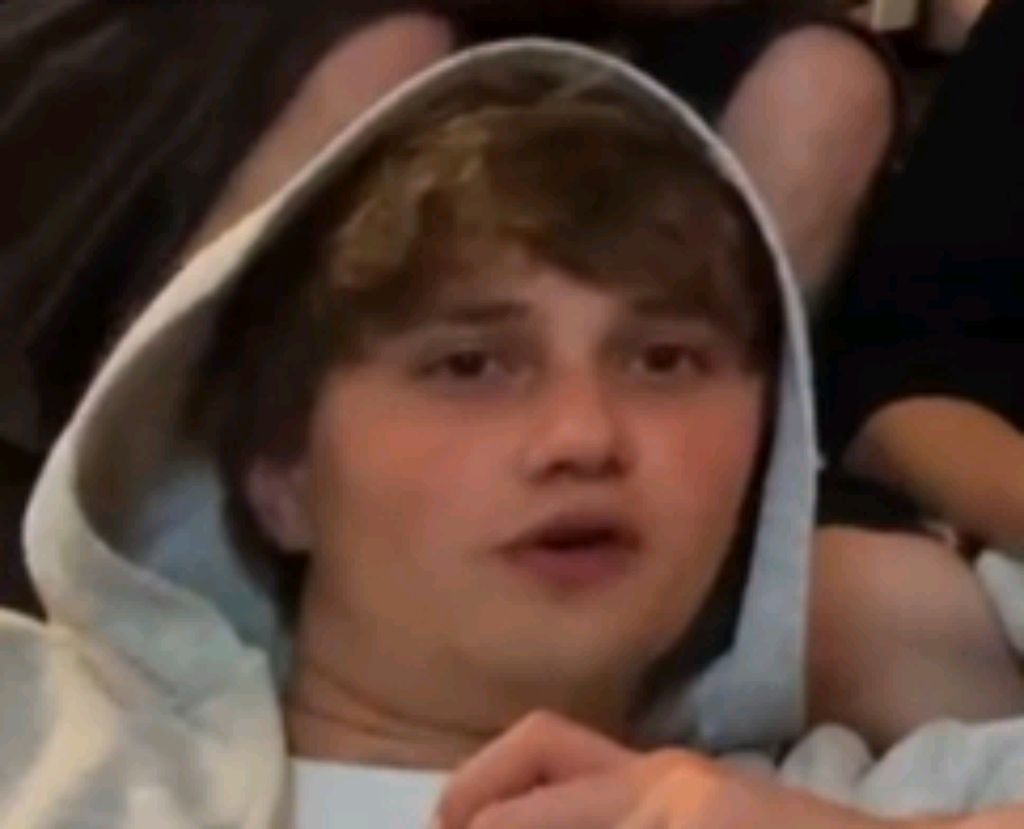 подключили две колонки 2 стрим