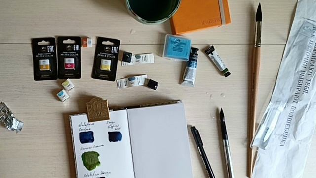 Распаковка творческих материалов