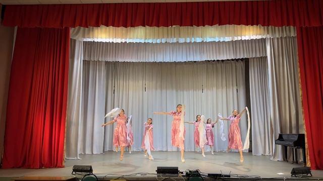 Хореографический ансамбль "Капель" - танец "Последние строчки", рук. Полина Беда