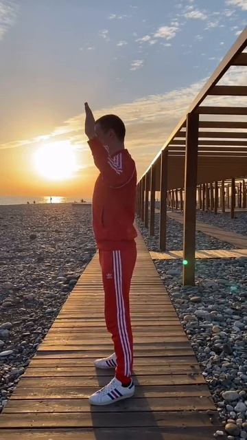 Три упражнения для спины при остеохондрозе. Читайте описание к видео.