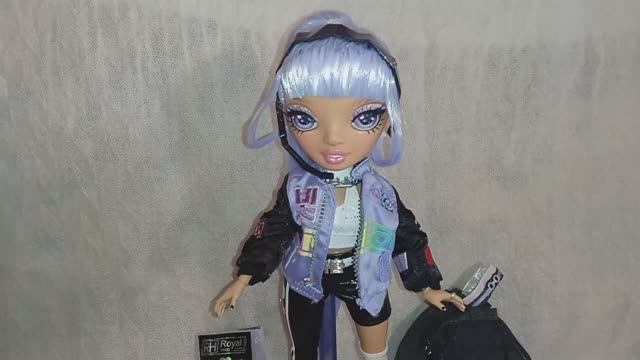 Обзор на куклу Рейнбоу Хай Тесса Парк Rainbow High Tessa Park часть 1