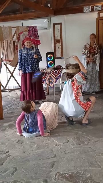 Народные песни, пляски, игры на Поляне Убинка