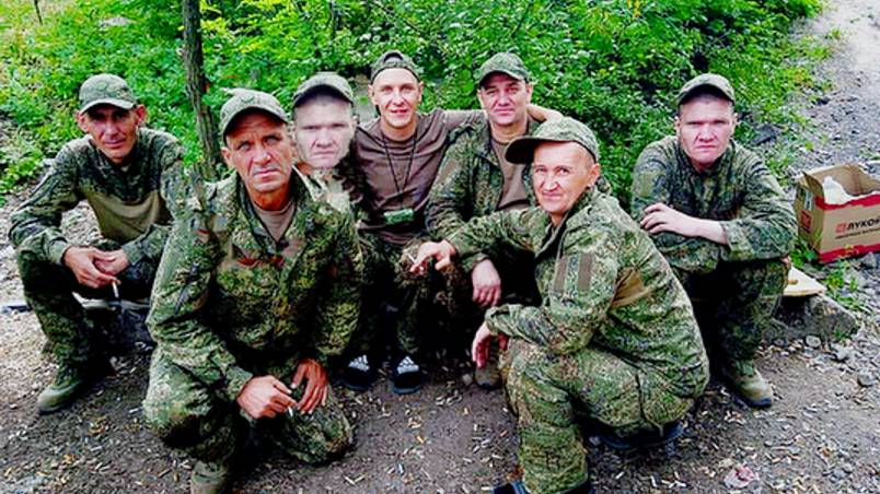 Я смотрю в  ТЕМНОТУ