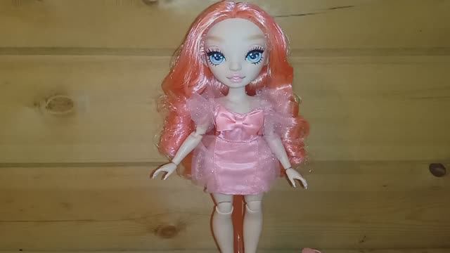 Обзор на куклу Рейнбоу Хай Пинкли Пейдж Rainbow High Pinkly Paige