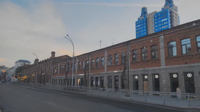 Старинные дома Новосибирска: Дома купцов И.Т. Сурикова и Н.А. Молчанова