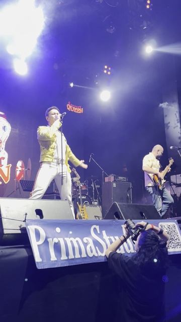 03  Somebody to Love - 2