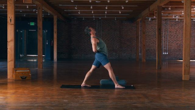 Travis Eliot - Power Yoga Rise and Shine